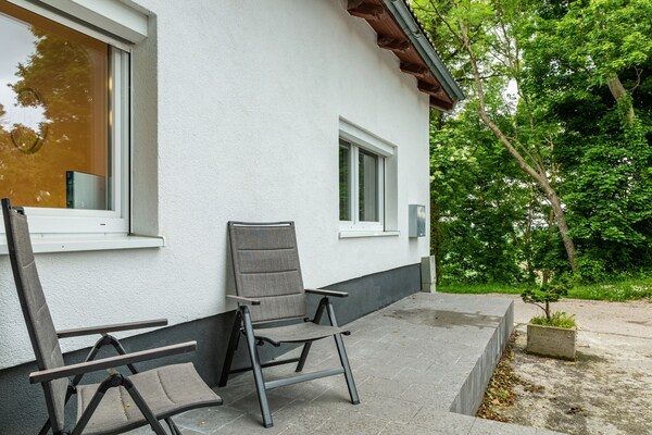 Ferienwohnung 'Josefine' Mit Privatterrasse, Gemeinschaftsgarten Und Wi-fi - Waldkraiburg