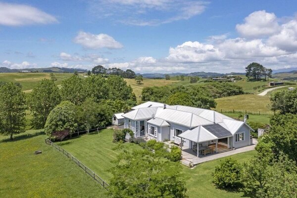 Hame-with Homestead - Raglan