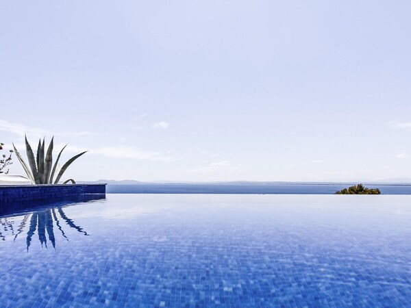 Casa Con Piscina Infinita Y Vista Al Mar (Cases Del Far) - Cadaqués
