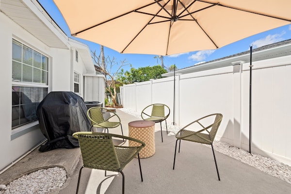 Luxury Villa Near Beach, Ideal For Holidays! - Treasure Island, FL