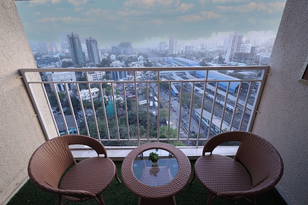 2 Bedroom Near Goregaon Exhibition Center - Mumbai