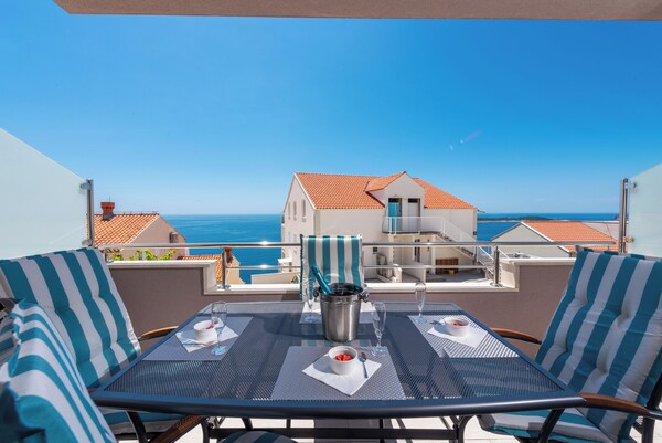Charming And Spacious 2-bedroom Apartment In Beautiful Cavtat - Cavtat