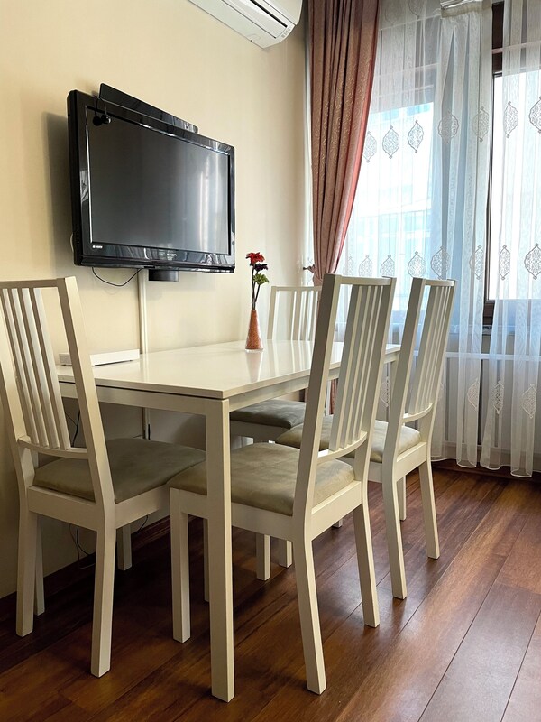 Magnificent Reverse Duplex Apartment In The Heart Of Istanbul - Balat
