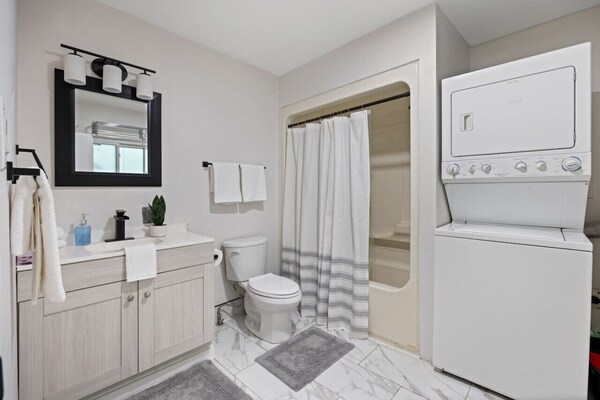 The Serene Walkerville Stay - Windsor