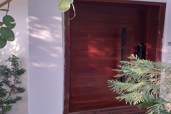 Spacious 5-bedroom House In Serene Lagos With Fitness Room, Ac - Lagos