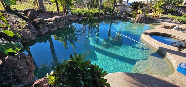 Spacious 5-bedroom Tropical Paradise Home Private Pool/spa 1 Level 3000 Sqft - Folsom, CA