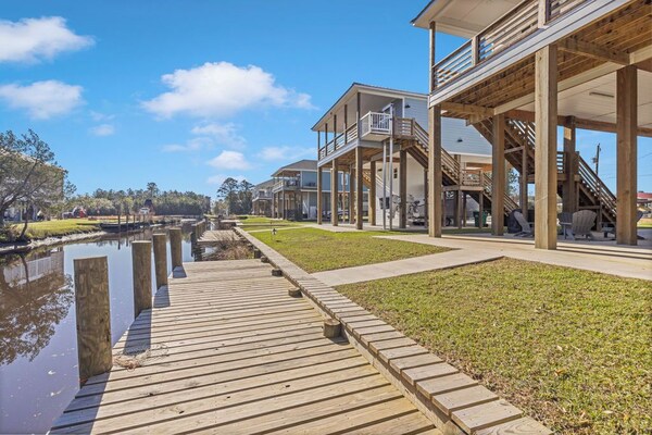 Modern Waterfront Escape In Bay St. Louis With Dock, Ping Pong, Cornhole & More! - Mississippi