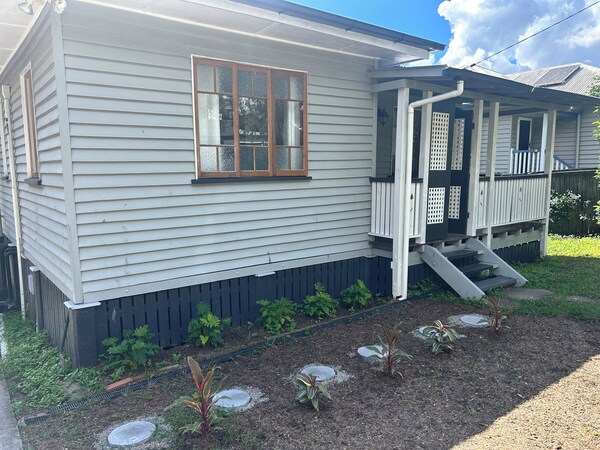 Best Local Cottage - Salisbury