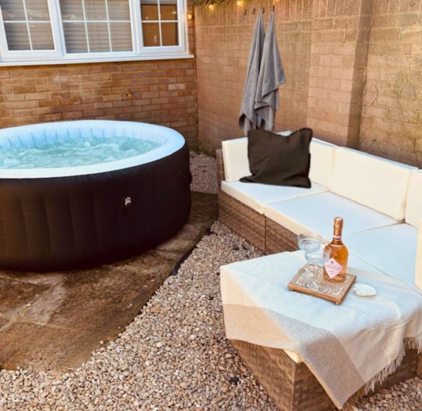Modern Coastal Retreat, Hot Tub And Fire Pit - Beaulieu