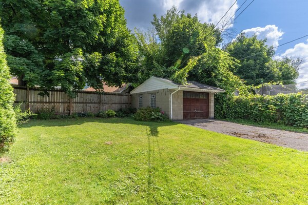 A "Most-loved" Craftsman Home, Great Location & Amenities, A/c, Wifi, Parking - Brighton, NY