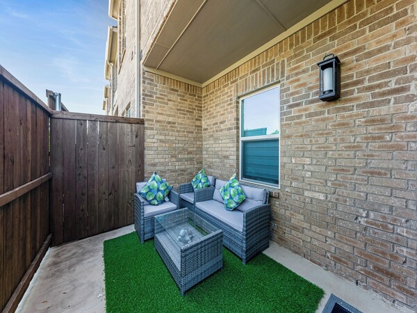 A Homely Getaway - Grapevine, TX