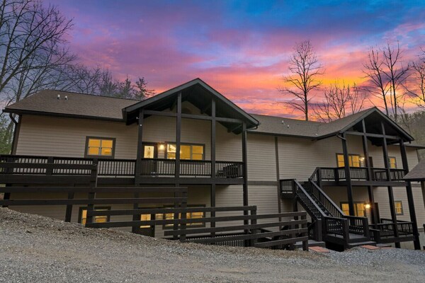 Mountain Retreat, Cozy Balcony, And Grill! - Sylva, NC
