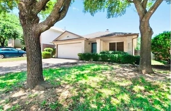 Cottage North Of Austin In Round Rock, Texas - Round Rock, TX