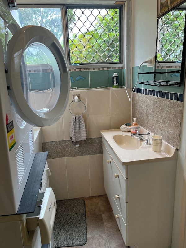 3-bed Guest House - Golden Beach