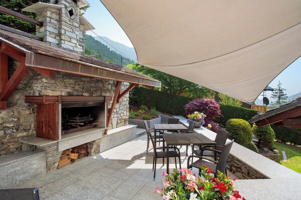 Ferienwohnung 'Deluxe' Mit Gemeinsamer Terrasse, Privatem Garten Und Wi-fi - Aosta