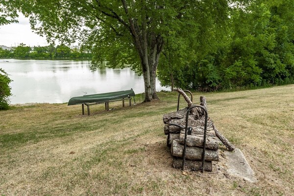 Estate Of Grace | Private Pool | Lakeview - Gallatin, TN