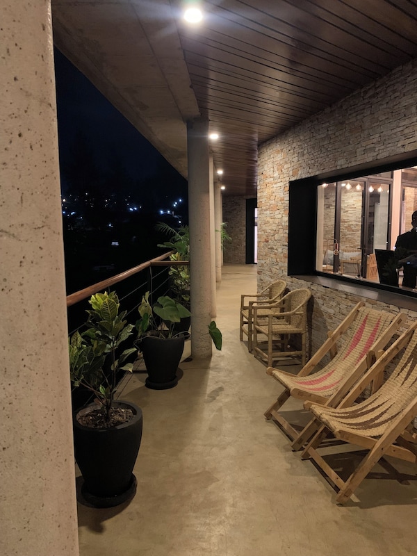 Spacious 4-bedroom Corporate Apartment In Wonderful Kigali With Wifi - Kigali
