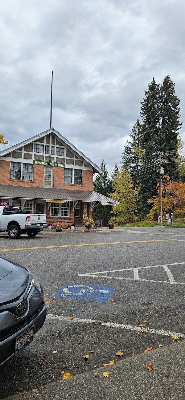 Cozy 1-bedroom Apartment With Ac, Wifi In Serene Metaline Falls - Crescent Lake, Metaline Falls