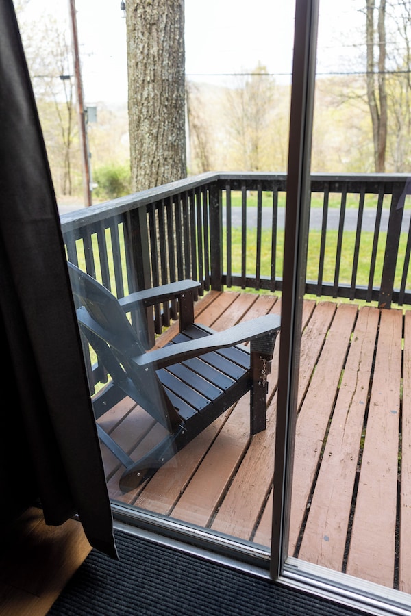 A-frame Cabin - Minutes From Wisp - Deep Creek Lake, MD