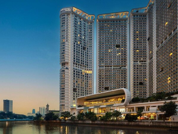 Spacious Hotel Suites In Awesome Mandaluyong With Ac, Wifi, Fitness Room - Makati