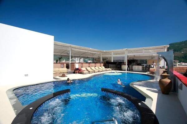 Absolute Bangla Jacuzzi Suite Condo - 