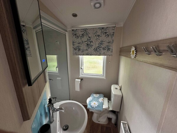 Tranquil Caravan Retreat By The Seaside, Portseton - Fife