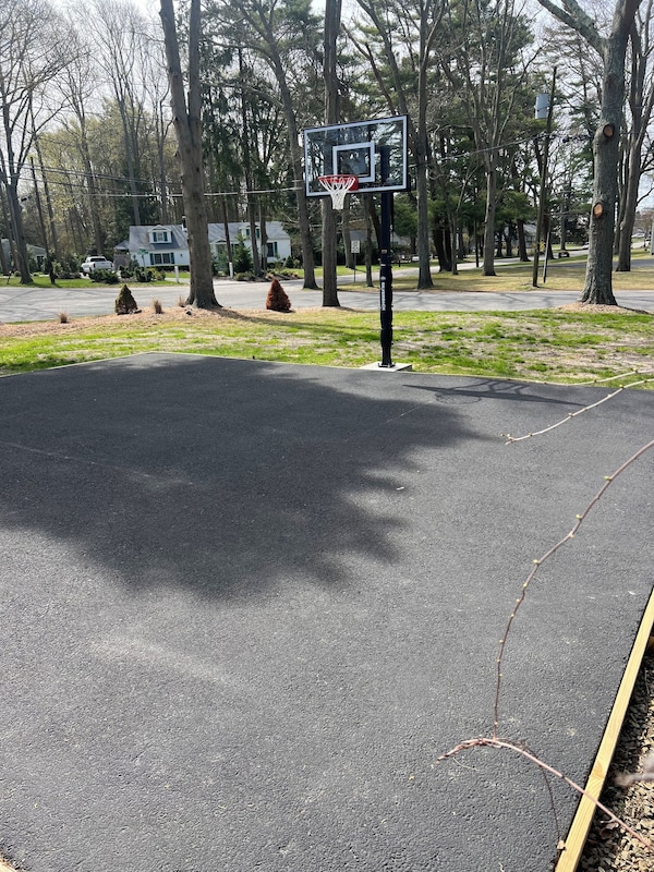 Charming 4 Bedroom Home With Pool, Basketball Court, In Superb East Patchogue - Bellport, NY
