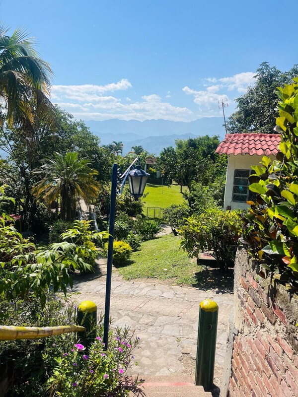 Finca Villa Cari. Con Piscina En Villeta - Villeta