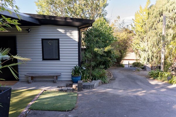 Hidden Retreat In Basin View - Tasmania