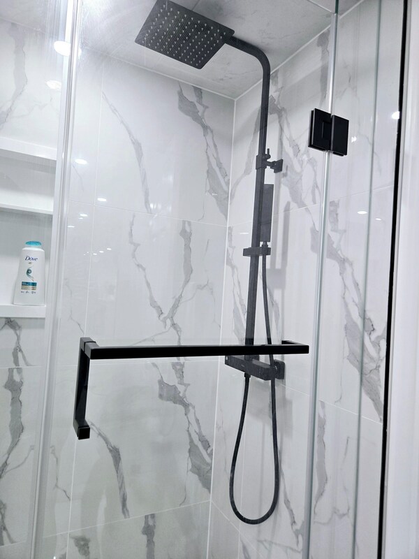 1-bedroom Basement Apartment Bear Toronto - Free Wift And 1 Free Parking - マーカム