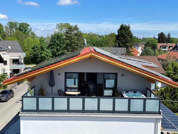 Penthouse Suite With Romantic Whirlpool In Privacy. Ideal For Couples - Rosenheim