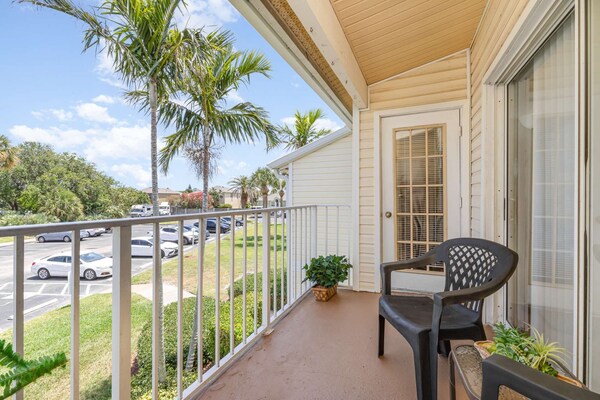 Cozy Beachside Hideaway - Melbourne, FL
