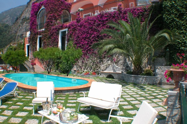 Villa In Positano Mit 8 Schlafzimmern 16 Schlafplätzen - Positano