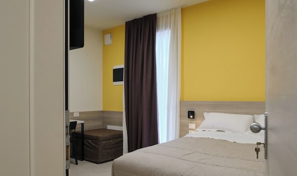 Double Room With Special Accesses In A B&b In Porto Viro - Adria