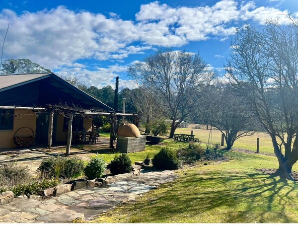 Cosy Mud Brick Bush-getaway \Npet Friendly & Country Views - Briagolong