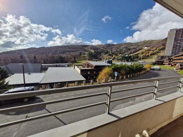 Cozy Renovated Apartment In Central Super Besse - Saint-Nectaire