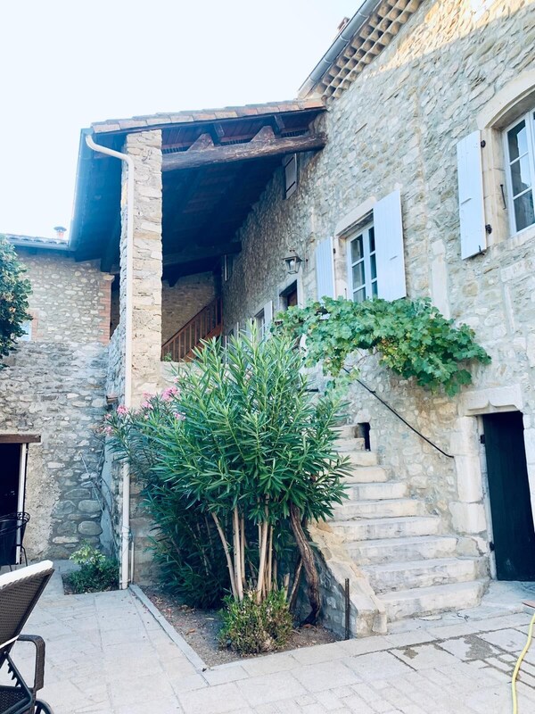 Belle  Et Grande Maison  Pour De Superbes Vacances - Saou