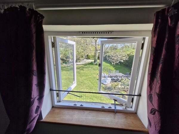 Character Grade 2 Listed 2 Bedroom Cottage In Hurst Green - Sissinghurst
