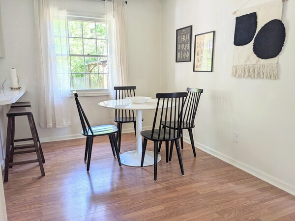 Charming & Spacious 4 Br W/ Private Backyard In Lovely Summerville - Summerville, SC