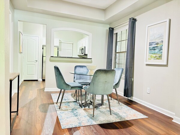 Pool, Grills, Hammocks, Ping Pong, Free Trolley To Downtown Dallas - Dallas, TX