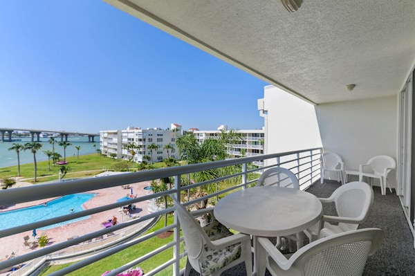 Bahia Vista Top Floor Bay Front 2 Bedroom - St. Petersburg, FL