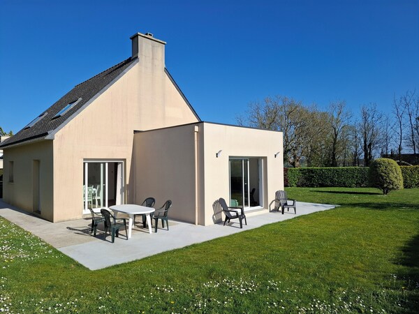 Large, Quiet House, 1km From The Aber Beach, Crozon - Crozon