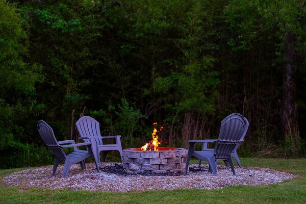Merritt's Mill Pond Hideaway - 2.5 Acres Of Waterfront Paradise - Florida Caverns State Park, Marianna