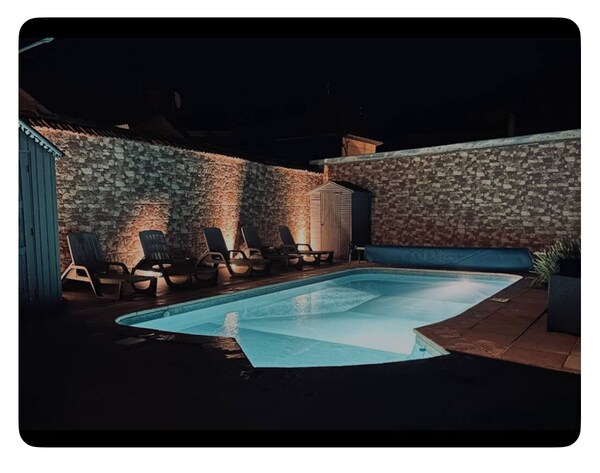 Champagne Therapy: Demeure De Charme Avec Piscine - Épernay
