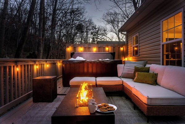Massanutten Escape: Pool Pass, Hot Tub, Sauna, Movie Theater, Game Rm, Fire Pit - Massanutten, VA