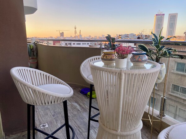 3-bedroom Apartment In Fabulous Casablanca With Ac, Wifi - Casablanca, Marocco