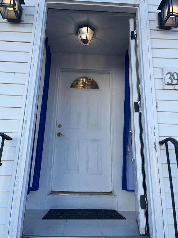 3-bedroom House In Malden With Wifi, 10 Minutes From The Casino - Malden, MA