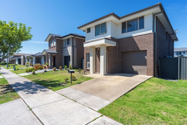 Enchanting Building With Wifi In Werrington - 4 Bedrooms Available - Saint Marys, Australia