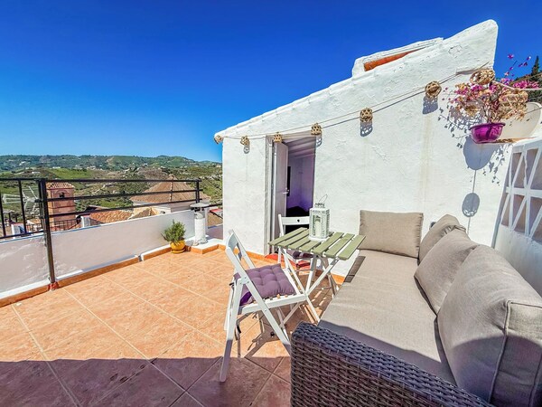 Casa De 2 Dormitorios Con Azotea - Frigiliana