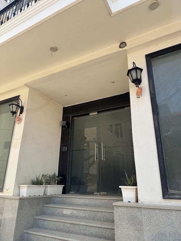 Cozy And Elegant One Bedroom Private Space - 구르가온